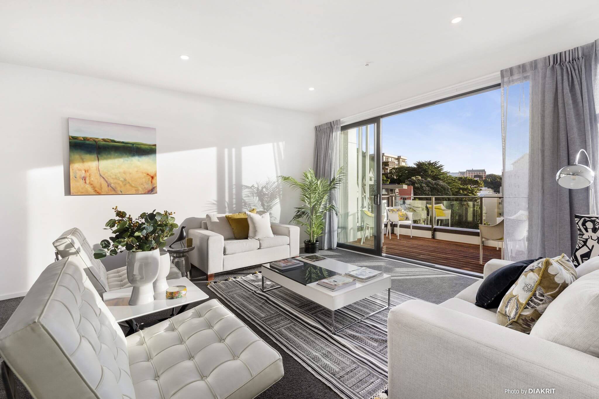 Pros and cons of flush sliding doors